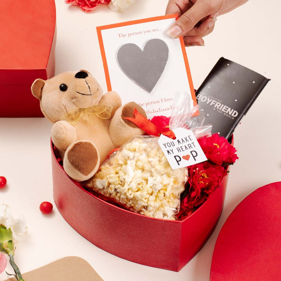 Memorable Hampers For Girlfriend - Gifts of Gf Online| Confetti Gifts